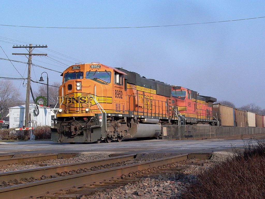BNSF 8952
